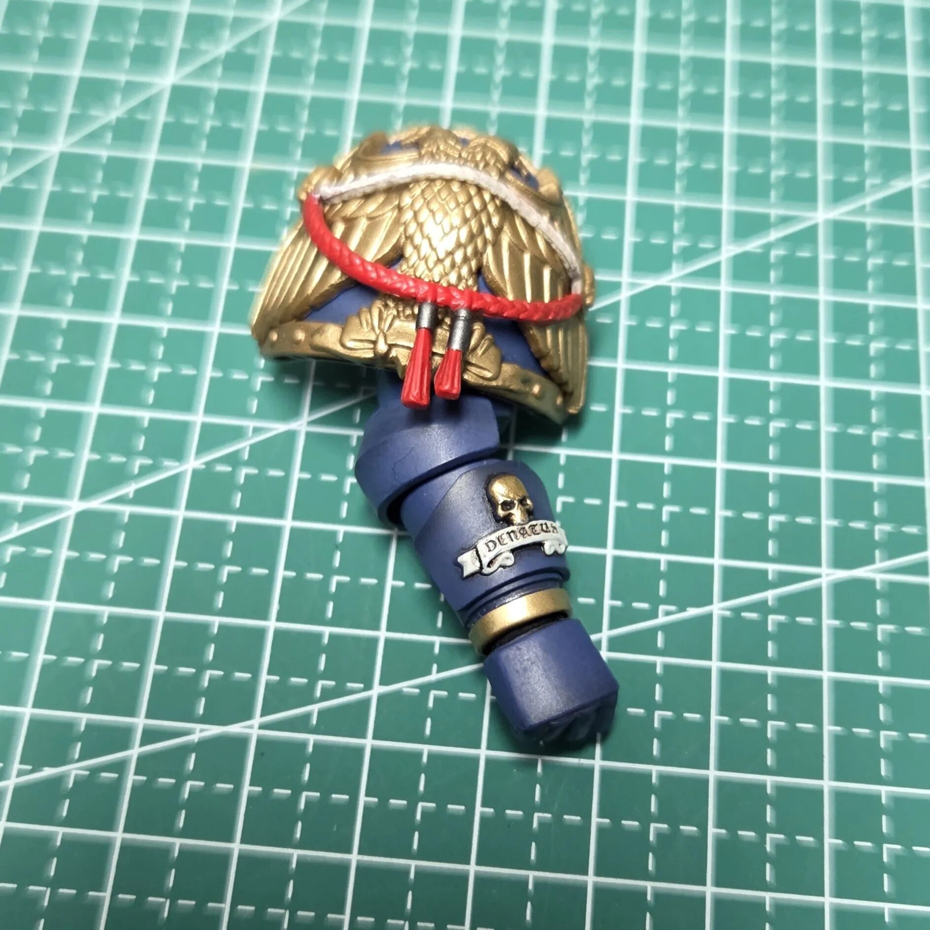 JOY TOY Warhammer 1/18 Ultramarines Relic Primus фигурка Toy Accessory 2