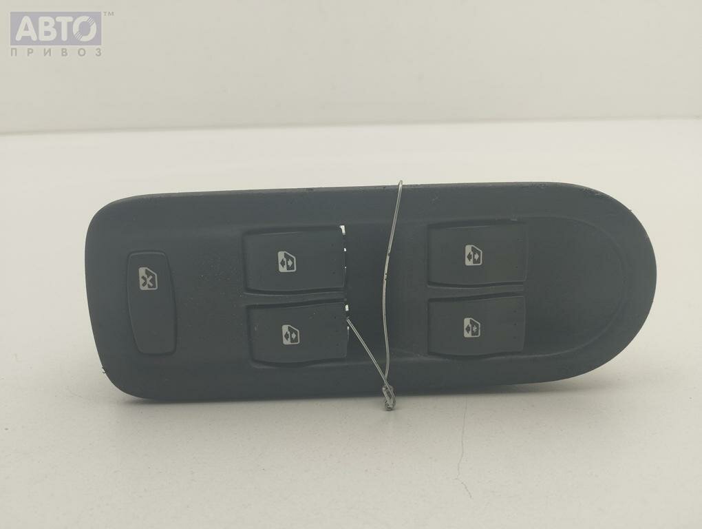 Блок кнопок управления стеклоподъемниками Renault Megane 2 (2002-2008)