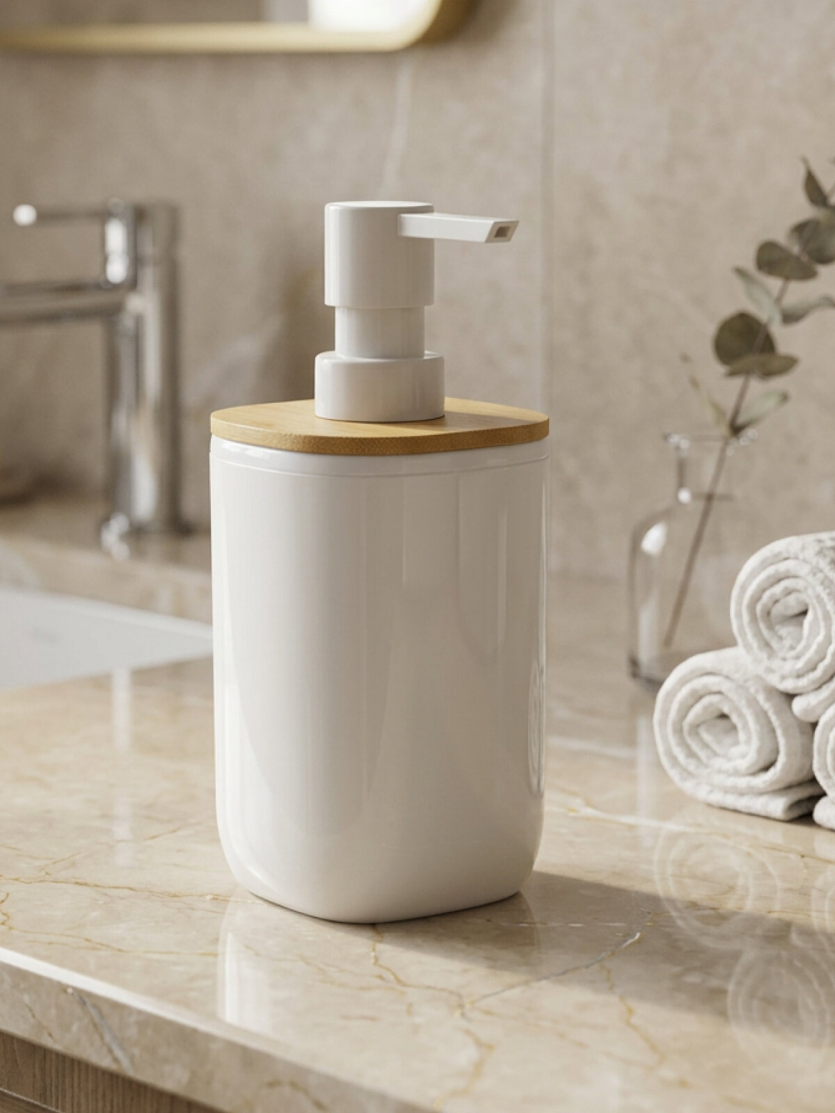 Дозатор для жидкого мыла Joy Home, пластик с бамбуковой крышкой