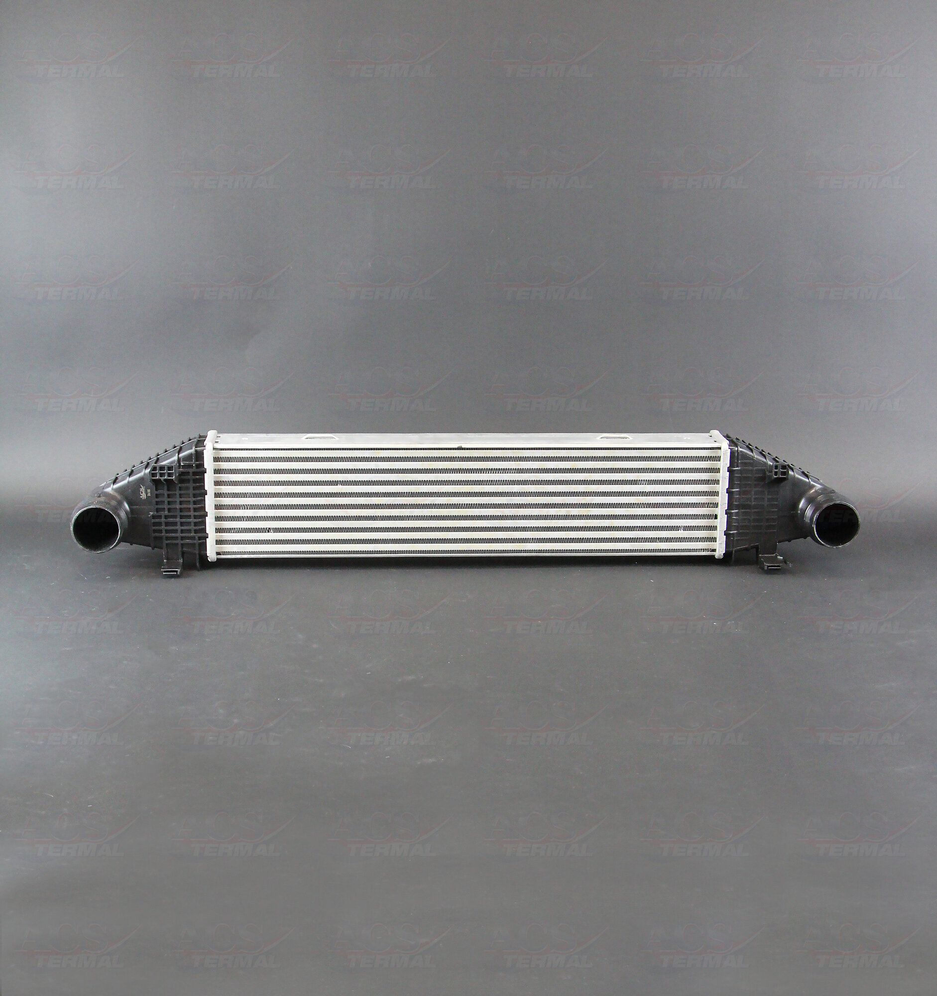 526535 Интеркулер для Mercedes W204 / W212 / W172 1.8-2.5 (11-)