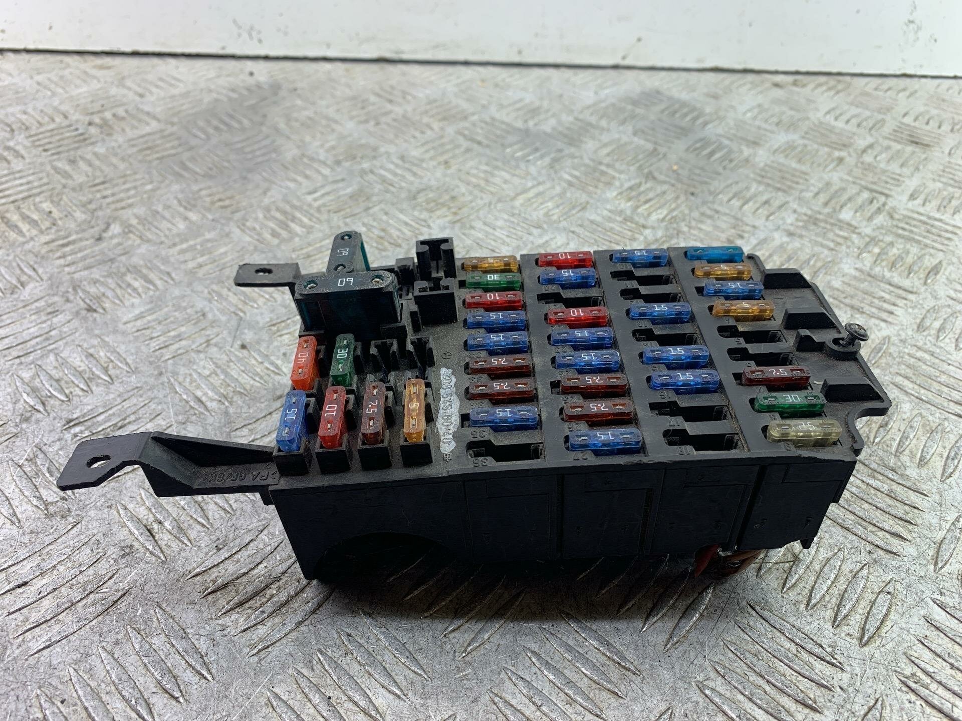 Блок предохранителей Mercedes-Benz C W202 (1993 - 1997) 2085450040