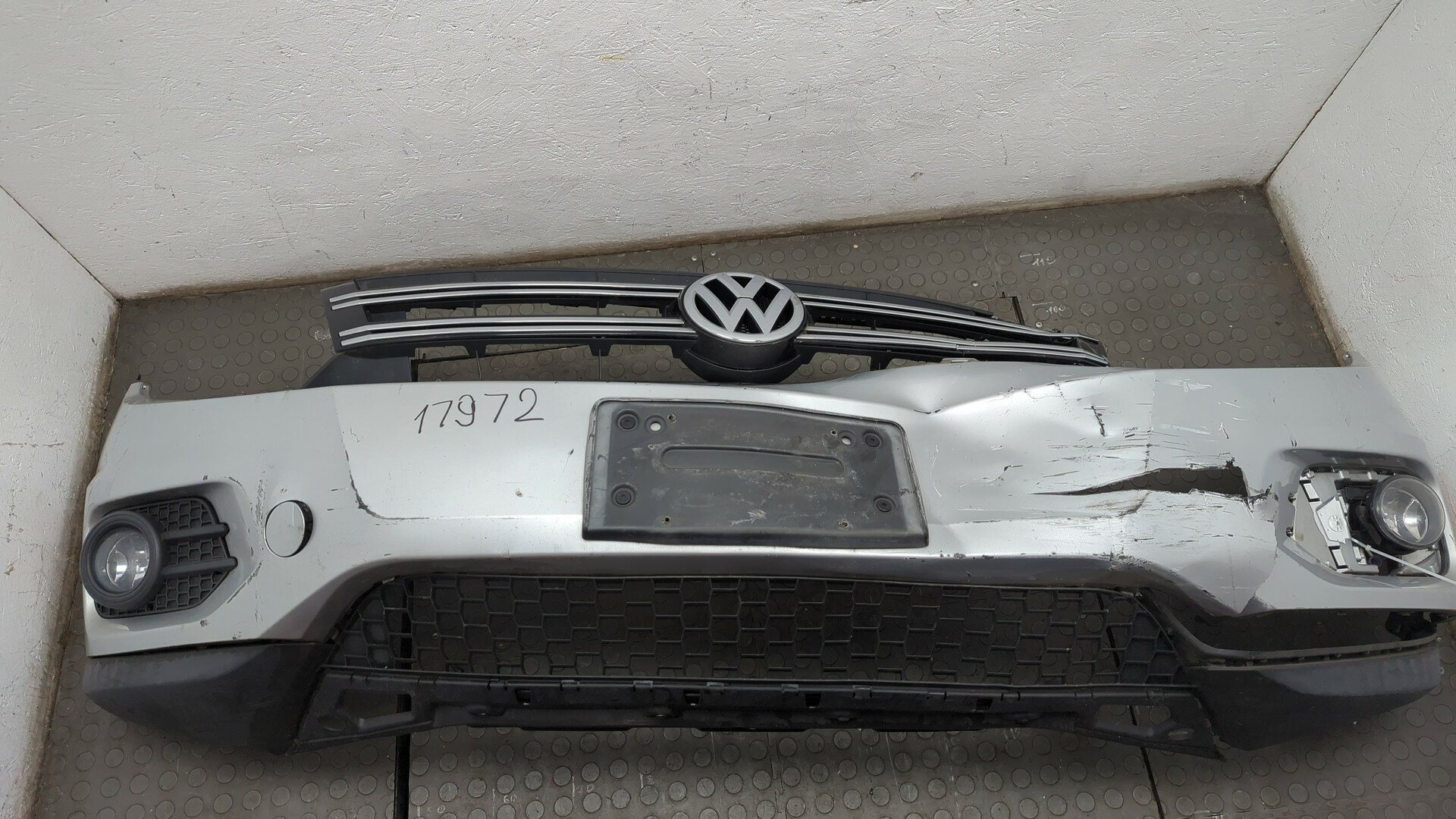 Бампер передний Volkswagen Tiguan Б/У