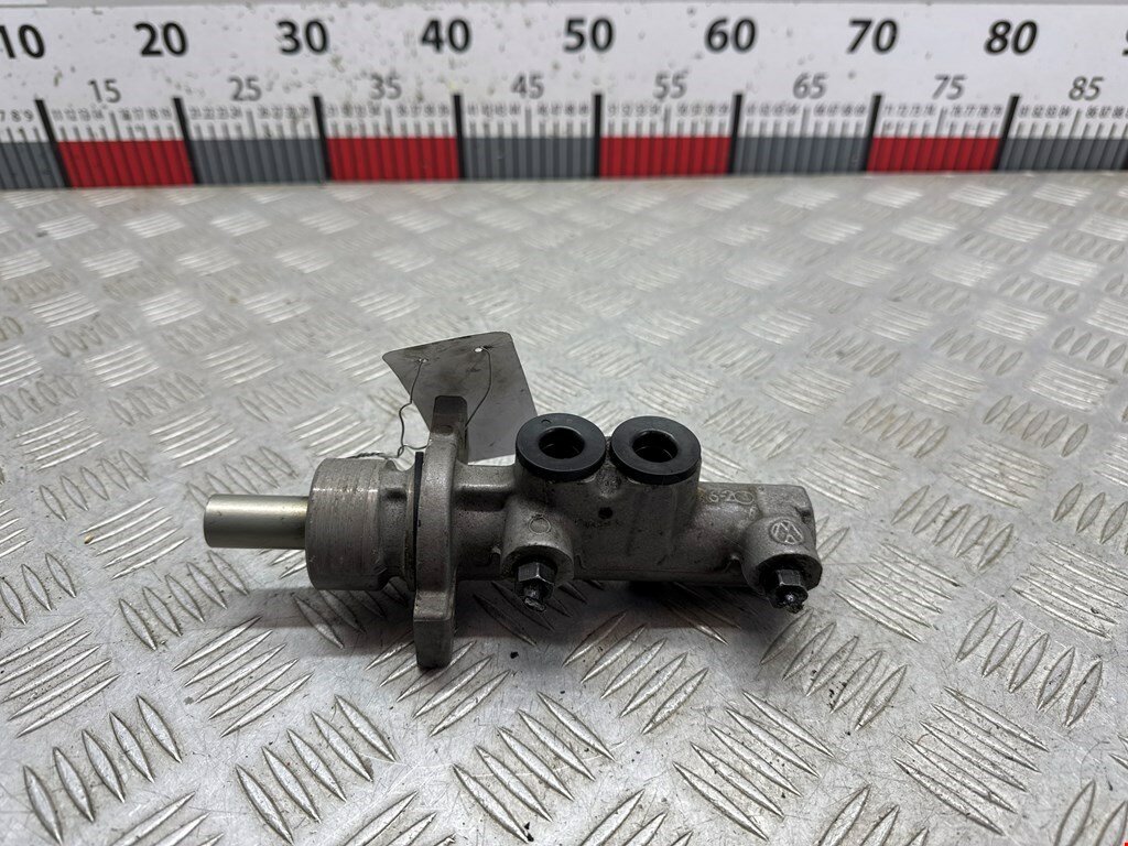 Цилиндр тормозной главный Volkswagen Bora(Jetta) 1J1614019K арт. 2268542