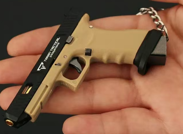 Брелок Glock 34, металл, с функцией разборки и сборки, хаки черный