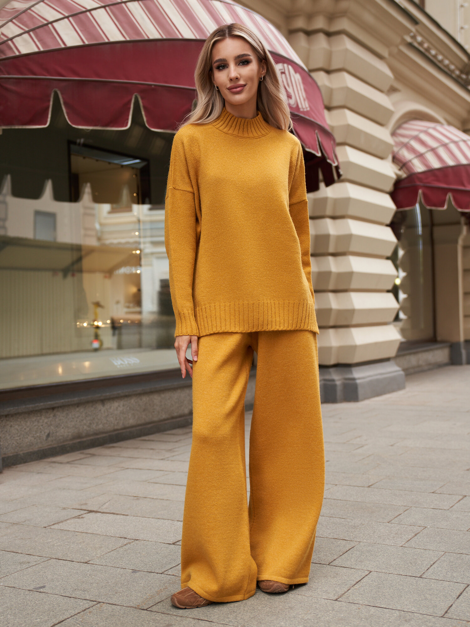 Костюм спортивный