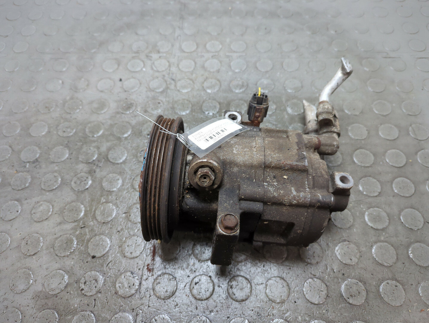 Компрессор кондиционера Nissan Note E11 Б/У