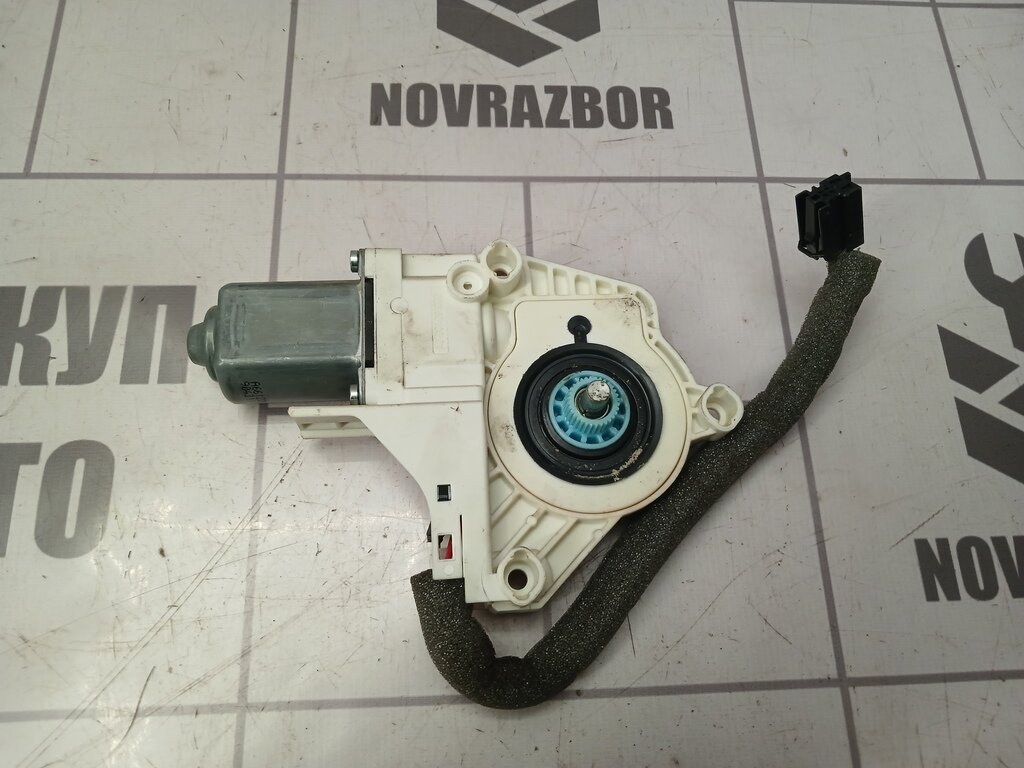 Моторчик стеклоподъемника Skoda Yeti 2009-2018