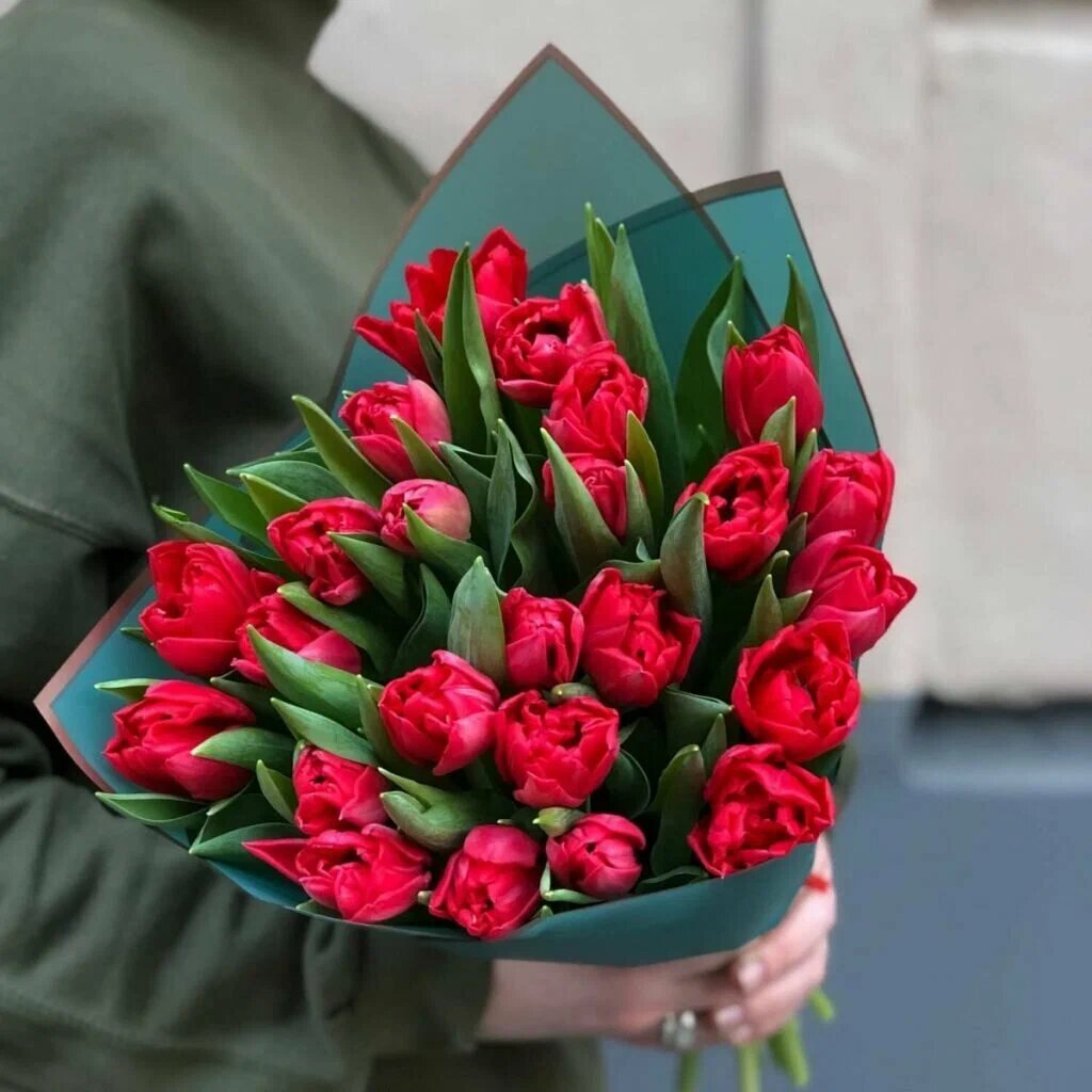 Тюльпаны/ Красные тюльпаны букет 25 штук/ Тюльпаны с доставкой по Москве/ Цветы к 8 марта