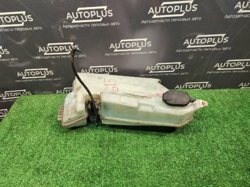 Бачок стеклоомывателя