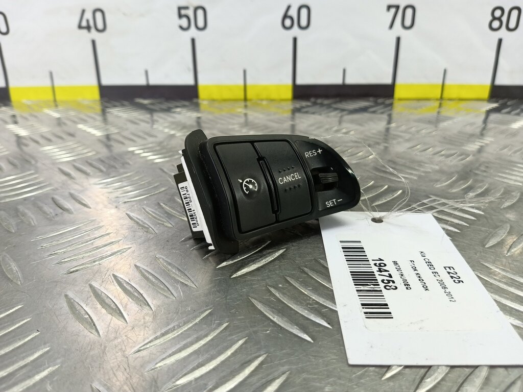 Блок кнопок Б/У для Kia Ceed ED рестайлинг (2010—2012) 967201H300EQ