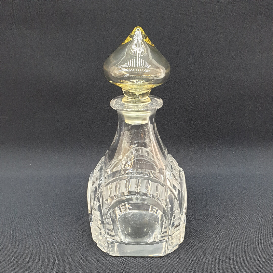 Штоф "Собор" 23 см лзхс, стекло, ручная резка. Винтаж СССР