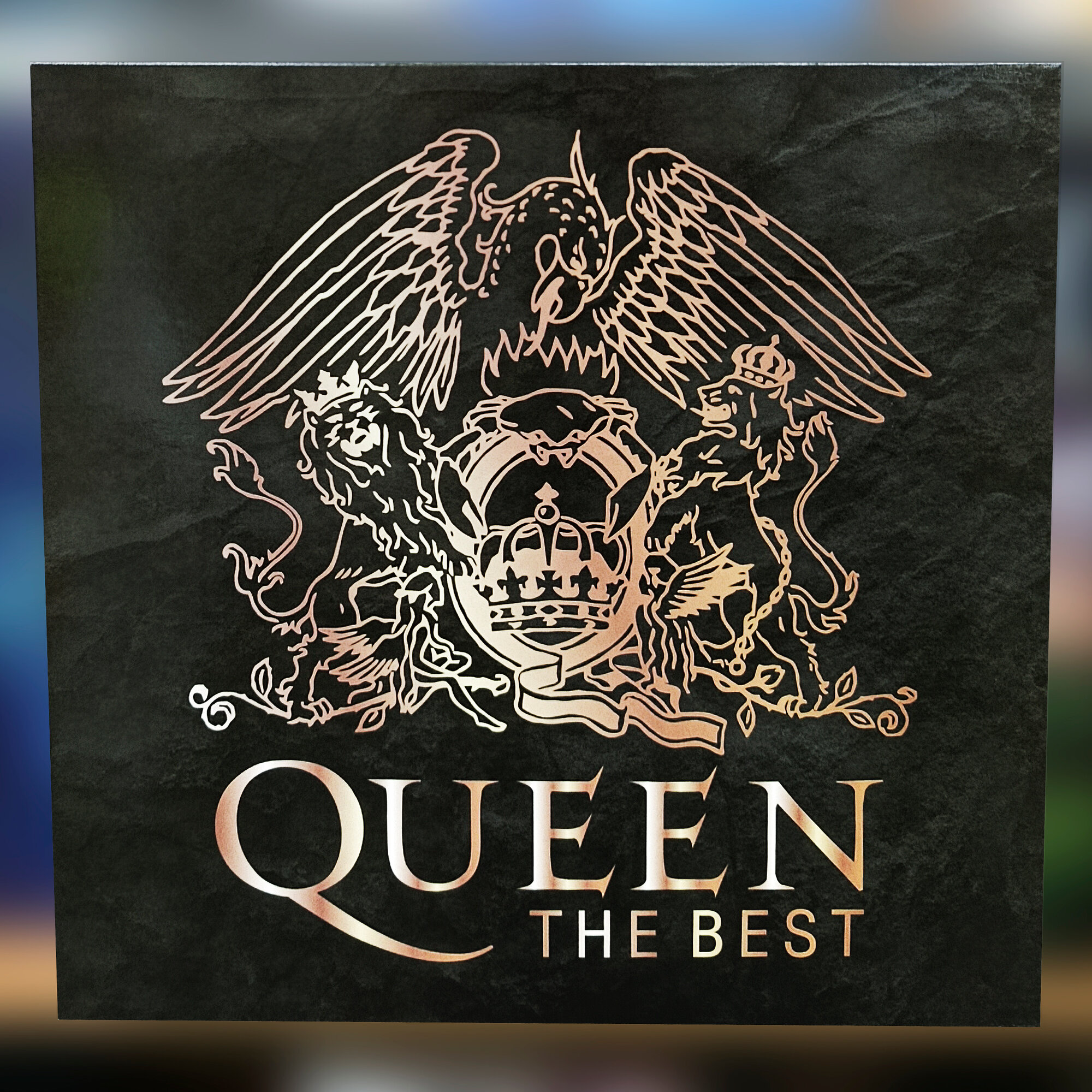 Queen "The Best" LP - сборник лучших песен группы Queen на желтом виниле.