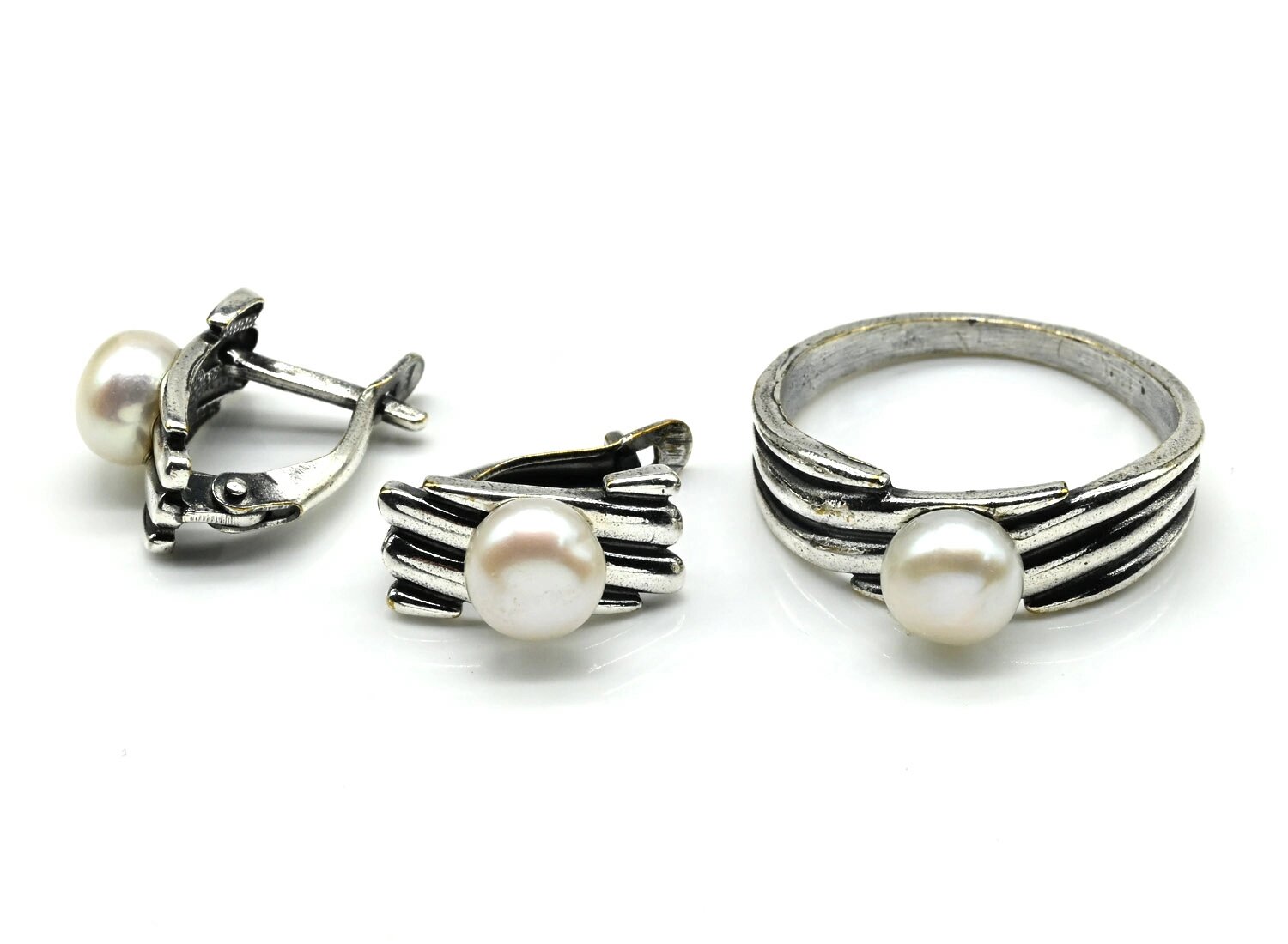 Комплект бижутерии: кольцо, серьги, жемчуг пресноводный