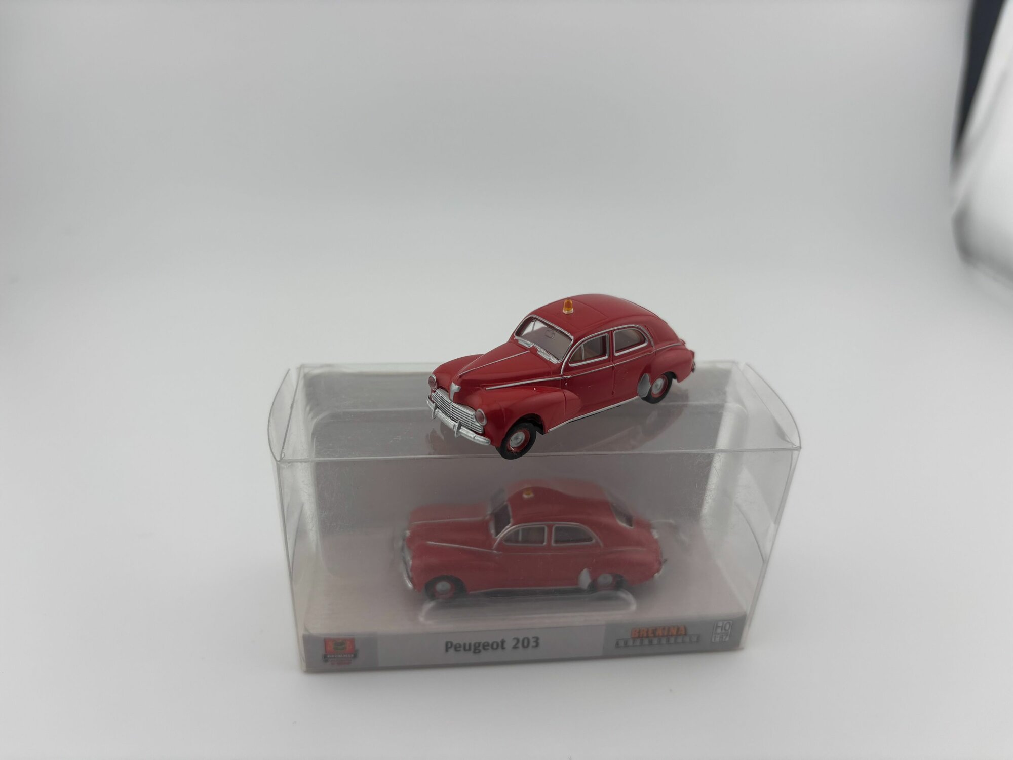Модель автомобиля Brekina ho 1:87 peugeot 203