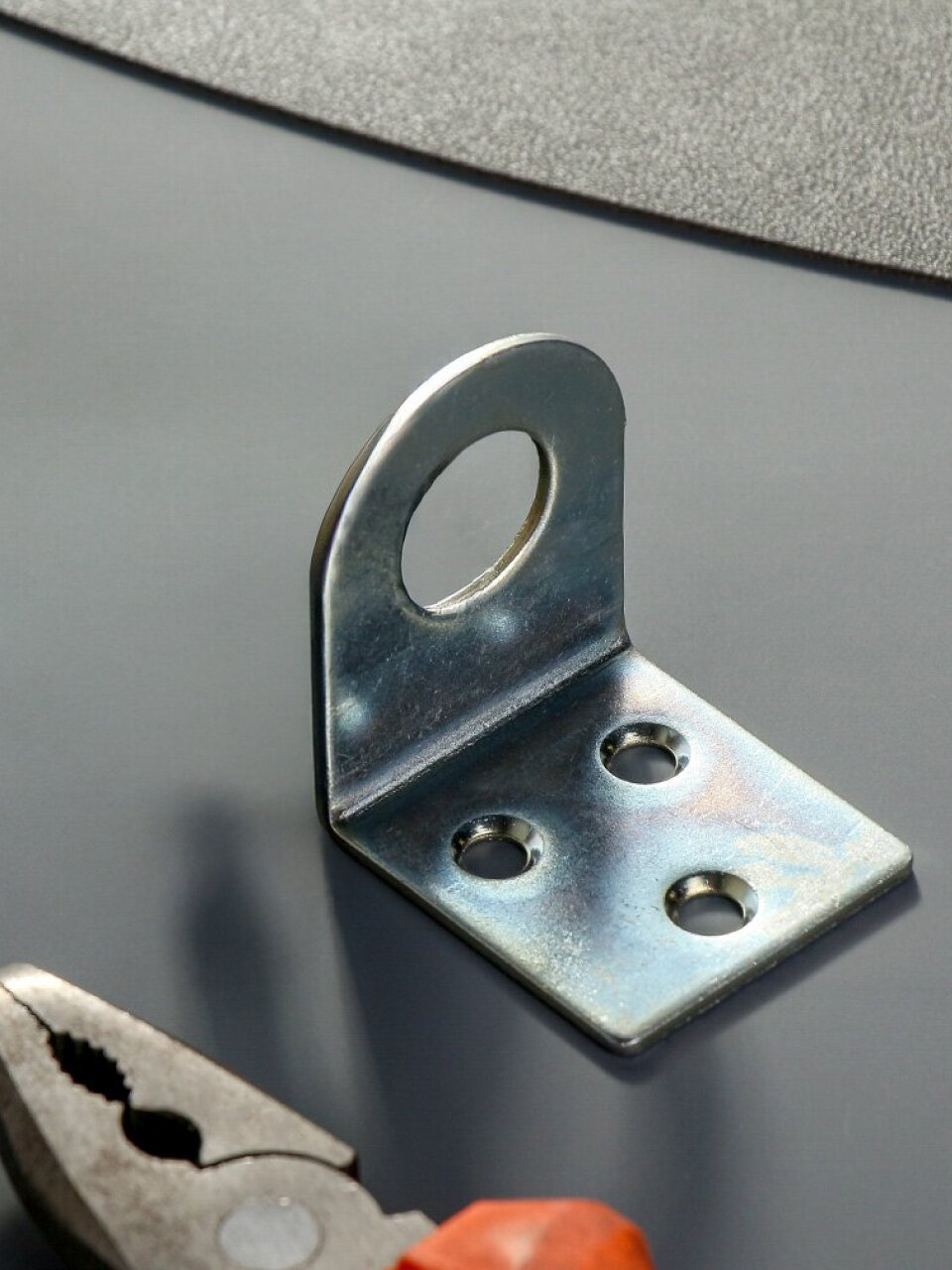 Проушина для навесного замка угловая, 40х90 мм, оцинкованная, d20 мм, Кунгур, 4 122