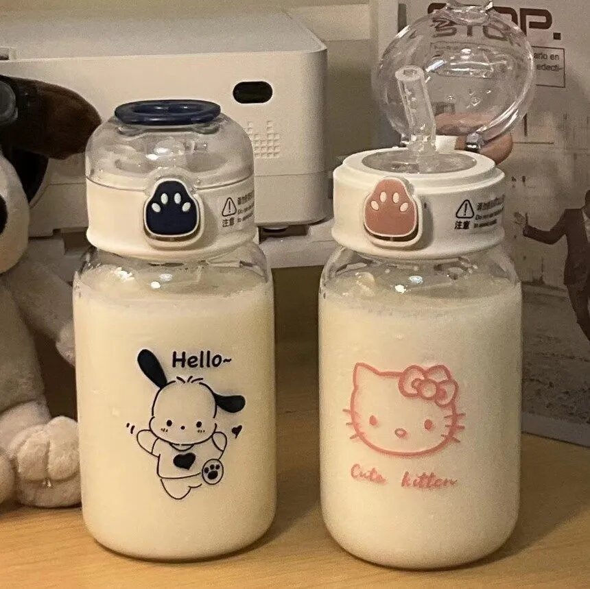 Термокружка Hello Kitty 1 л для напитков детская пластиковая белая с рисунком — фото 1