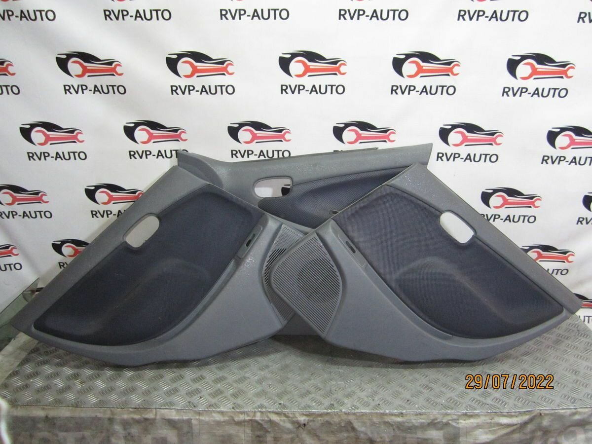 Обшивка двери Daihatsu YRV 1.3 2000-2005