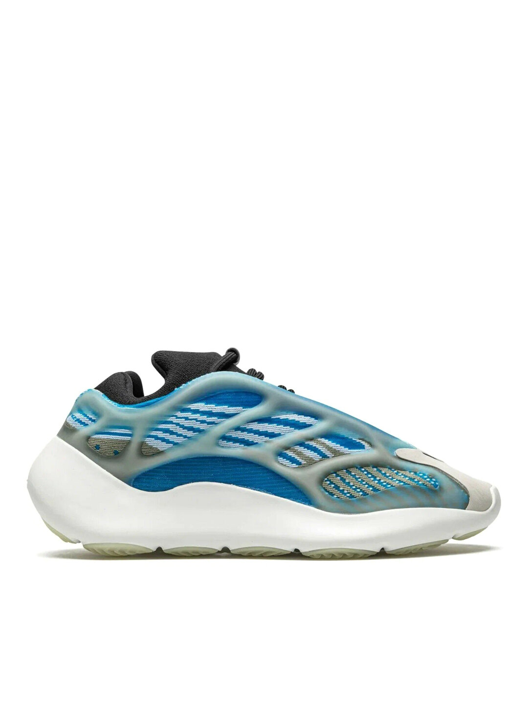 Кроссовки YEEZY 700 V3