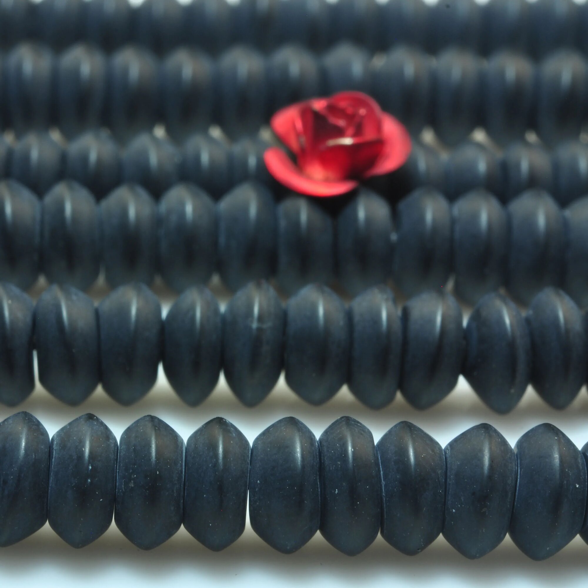 Матовые черные оникс и агат бусины YesBeads
