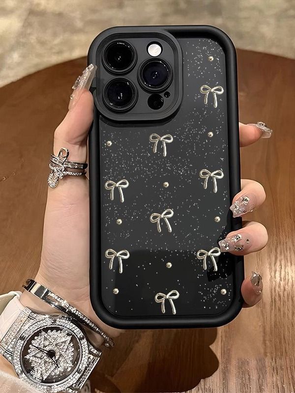 Чехол на Айфон 11 / iPhone 11 чёрный с золотыми бантиками силиконовый удароПрочный