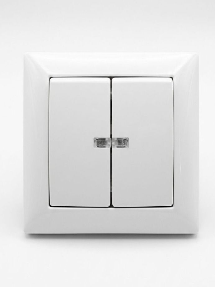 Выключатель 2-кл. СП Селена 10А IP20 С510-397 с индикацией белый Кунцево 8104