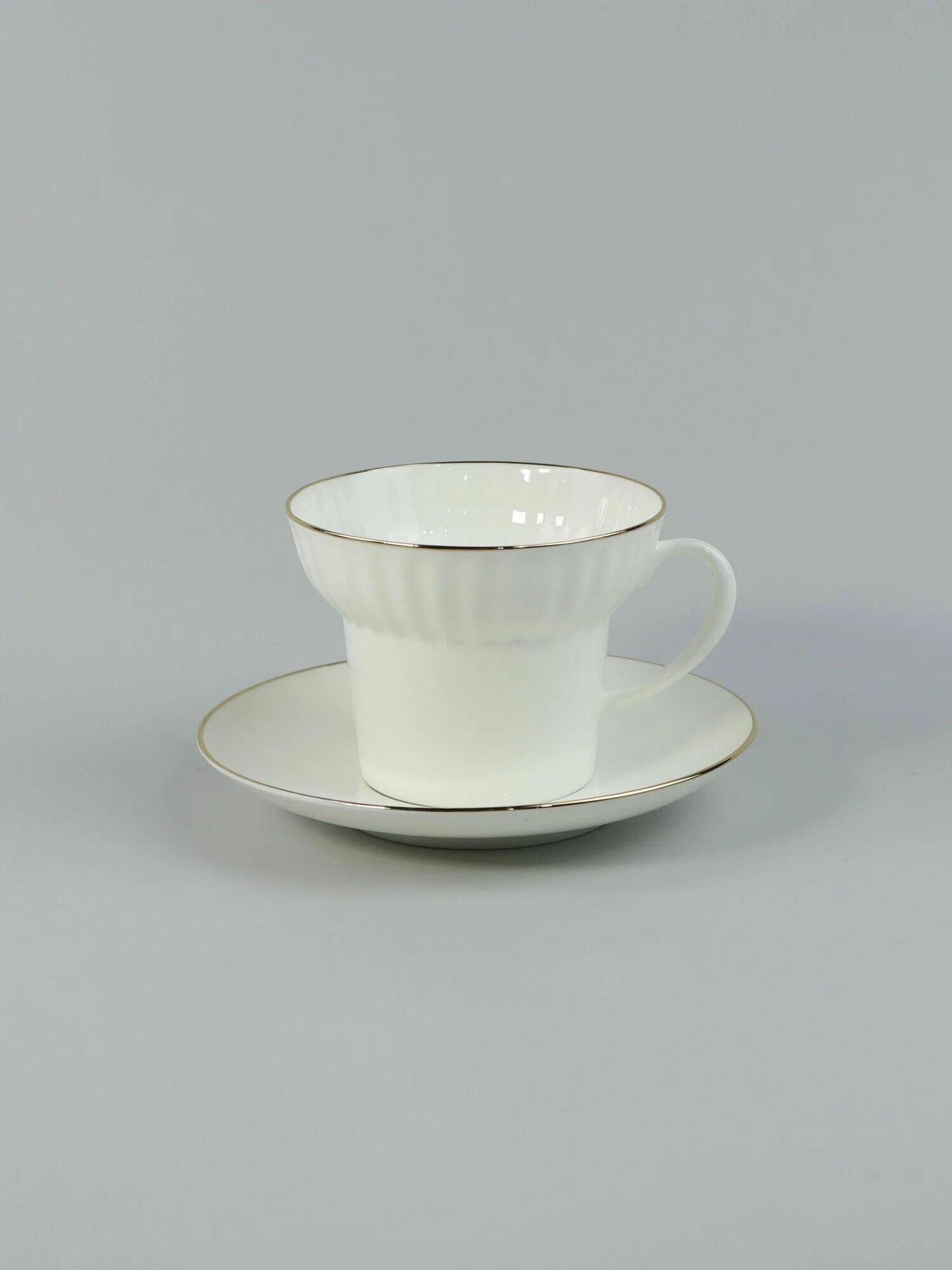 Кофейная пара 155 мл. Форма "Волна", рисунок "Золотой кантик". Костяной фарфор. Императорский фарфоровый завод ИФЗ ЛФЗ
