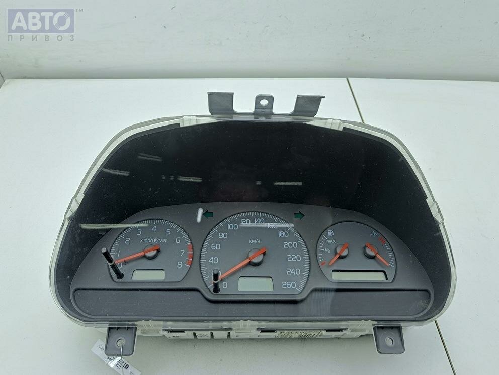Щиток приборный (панель приборов) Volvo S40 / V40 (1995-2004)