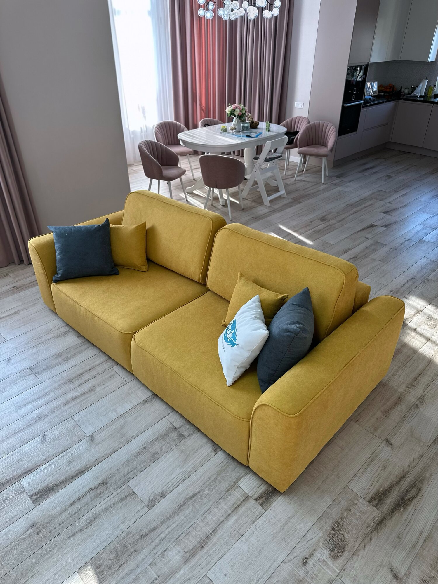 Pooh мебель Диван-кровать прямой Сиэтл (King) velour Yellow НПБ