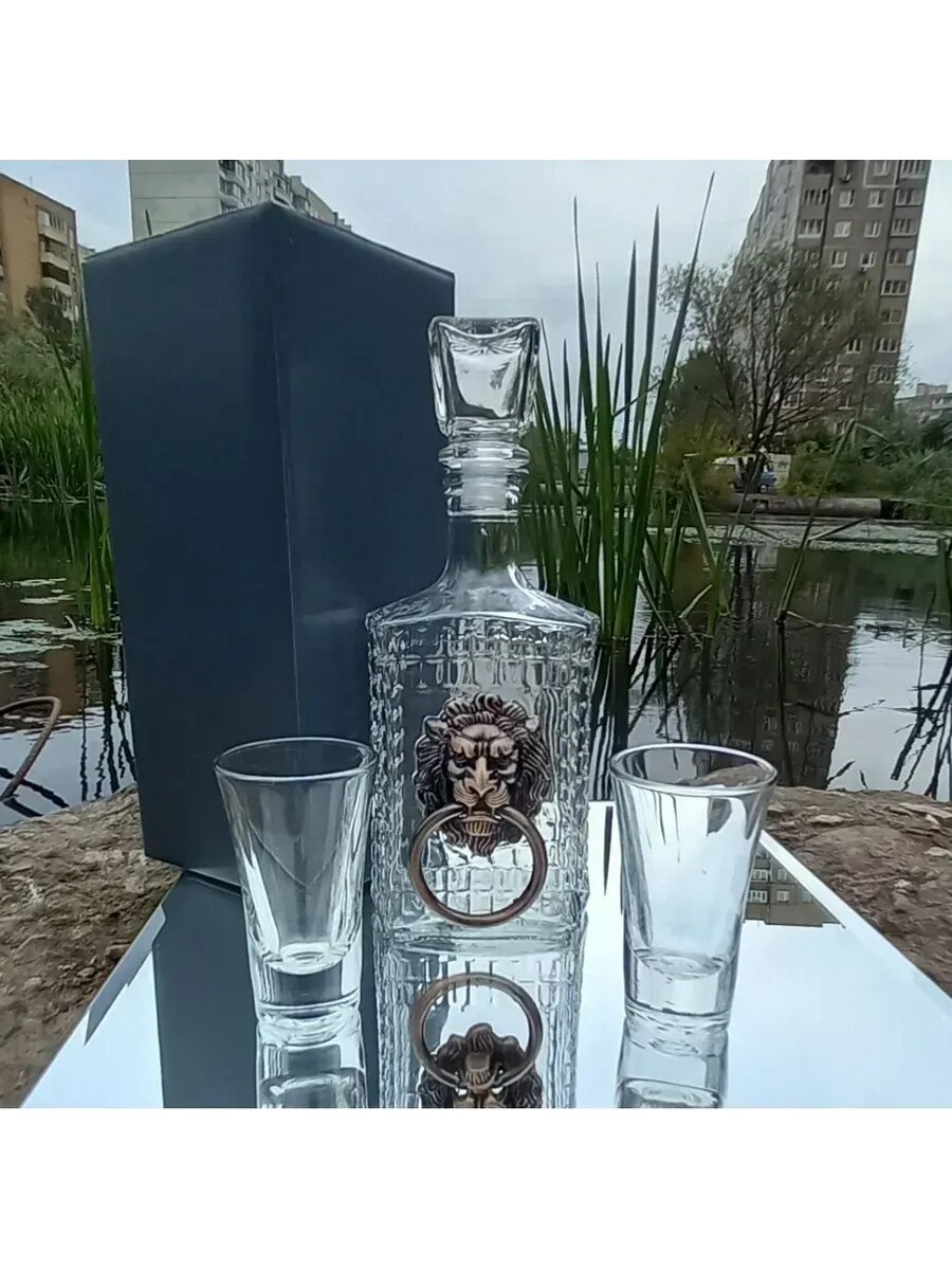 Графин большой Лев 500мл+ 2 стопки высокие 50мл в подарочной