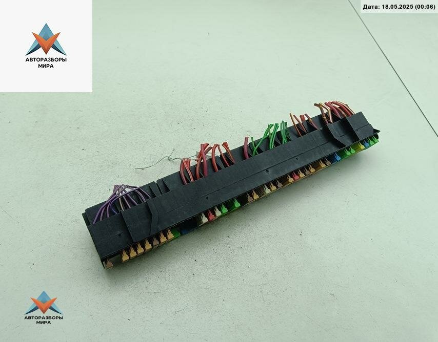 Блок предохранителей BMW 5 E39 рест. 2001 8366570