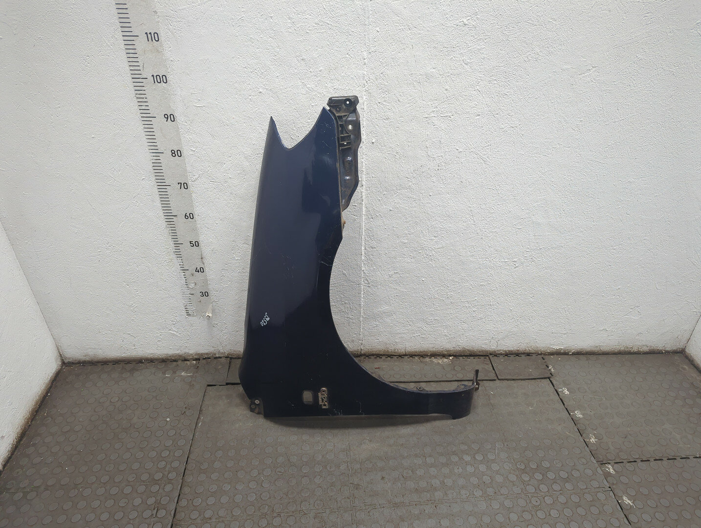 Крыло правое переднее Toyota Corolla E12 Б/У