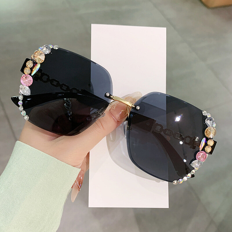 2026 Солнцезащитные очки с бриллиантами для женщин 2025 Новые очки с защитой от УФ для вождения для большого лица, стройнящие очки для круглого лица