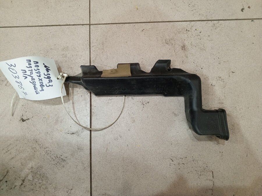 Воздуховод торпедо от Mazda 3 bk 2003-2009