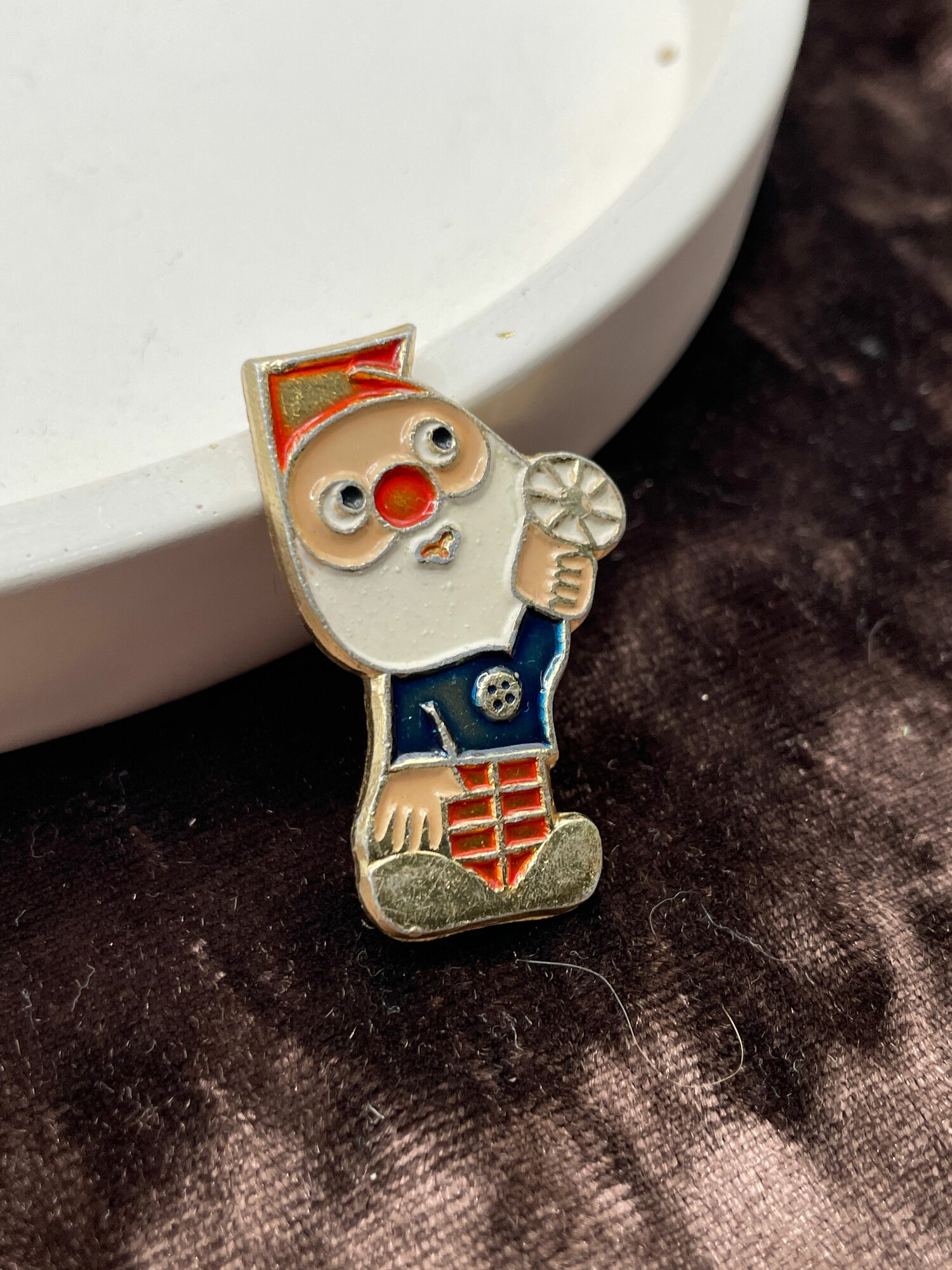 Винтажная детская брошь значок, Гномик