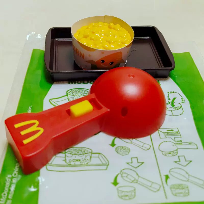 Мини-кукуруза для ролевой игры в тематической игре McDonald's