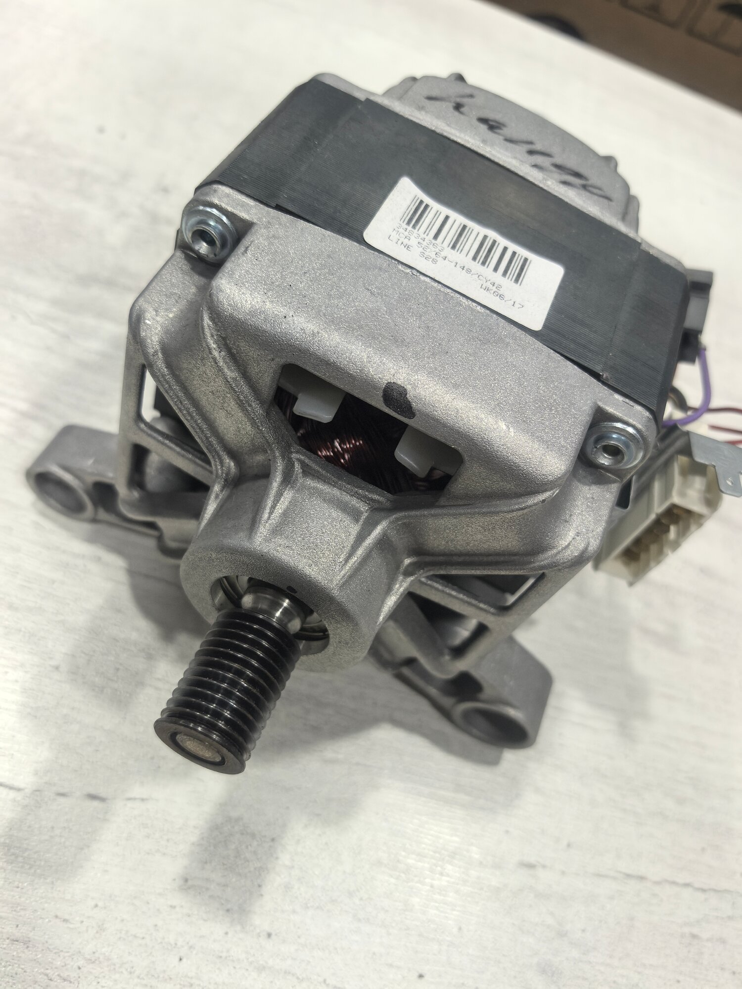 Двигатель для стиральной машины CANDY (канди) 41026948 6 клемм