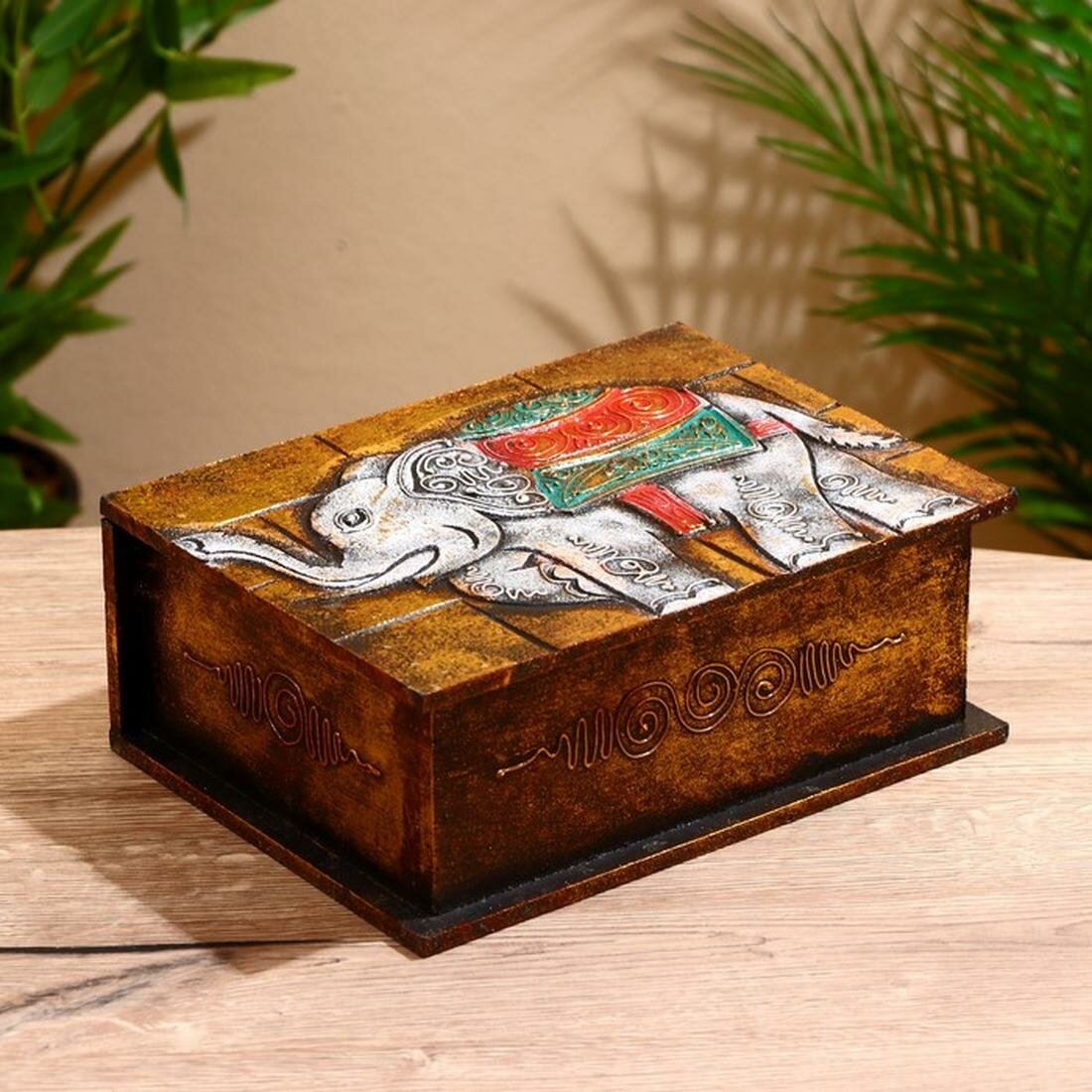 Шкатулка «Слоник», дерево, универсальная, размер 24 × 18 × 9 см