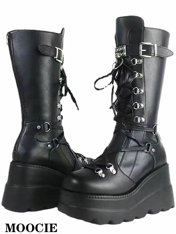 Ботинки на танкетке