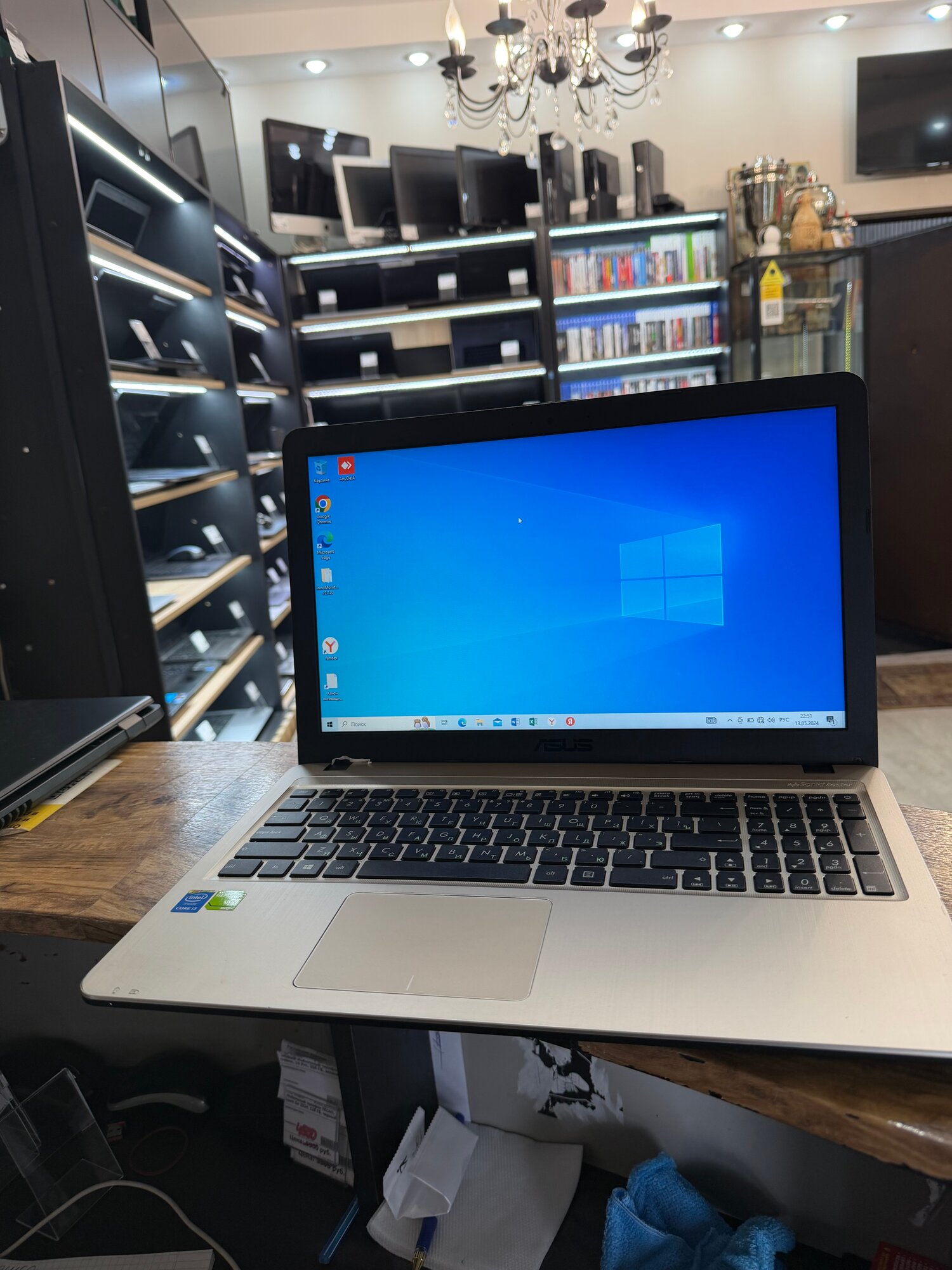 Игровой ноутбук Asus VivoBook R540 Core i3-5005/4/1000/GF920/15.6"