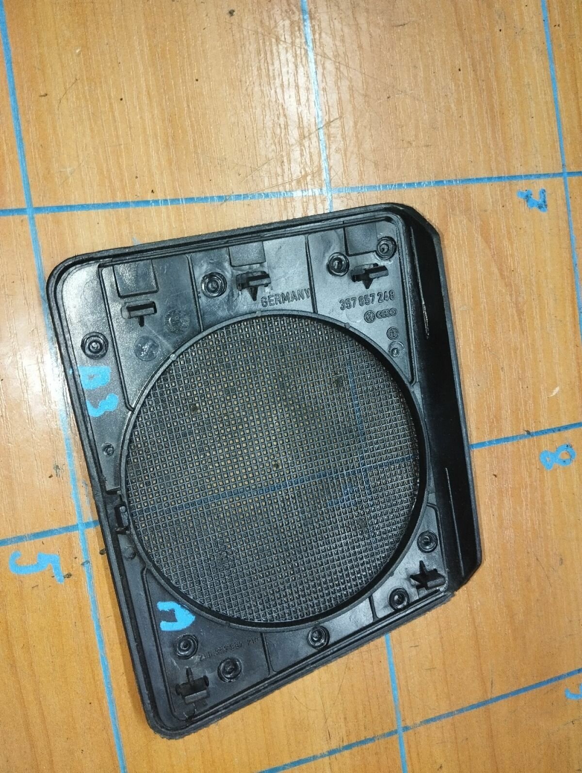 Решетка динамика в панель Фольксваген Пассат Б3 Б/У с пробегом