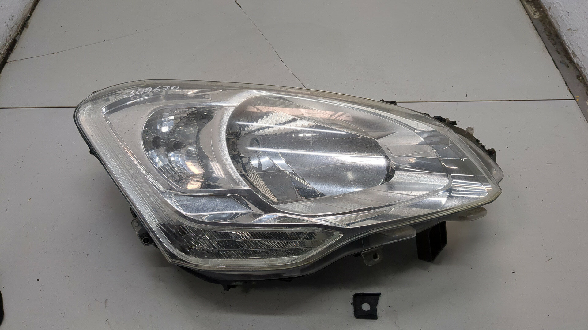 Фара (передняя) правая Citroen Berlingo Б/У