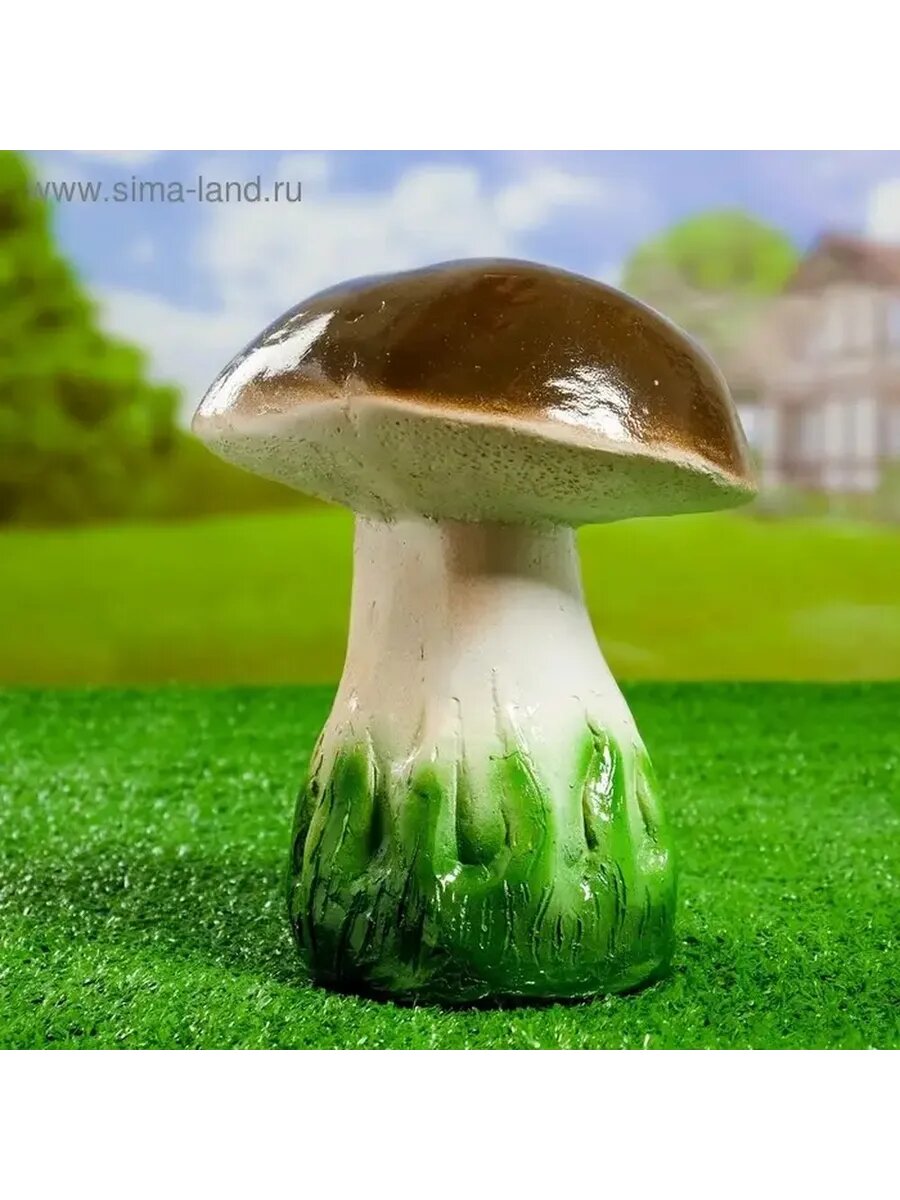 Очаровательная садовая фигурка с грибом и травой