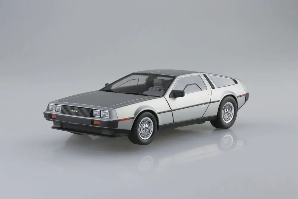 Сборная модель Aoshima 1/24 DeLorean DMC-12 Легковой автомобиль из пластика Бежевый/светло-серый — фото 1