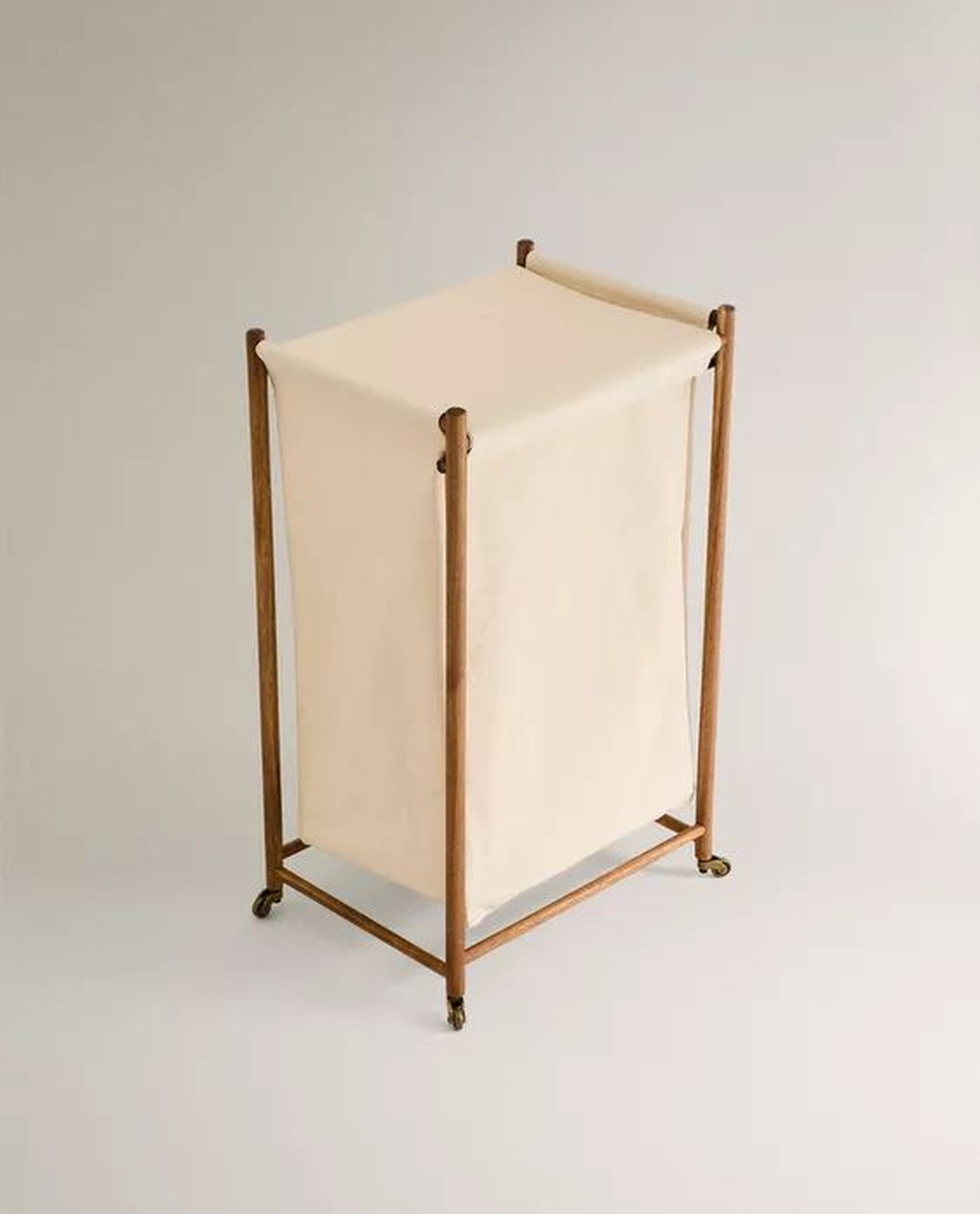 Корзина для белья ZARA HOME 9573/049/700 - тканевая, с крышкой и деревянным каркасом, 72 х 42 х 32 см, цвет коричневый