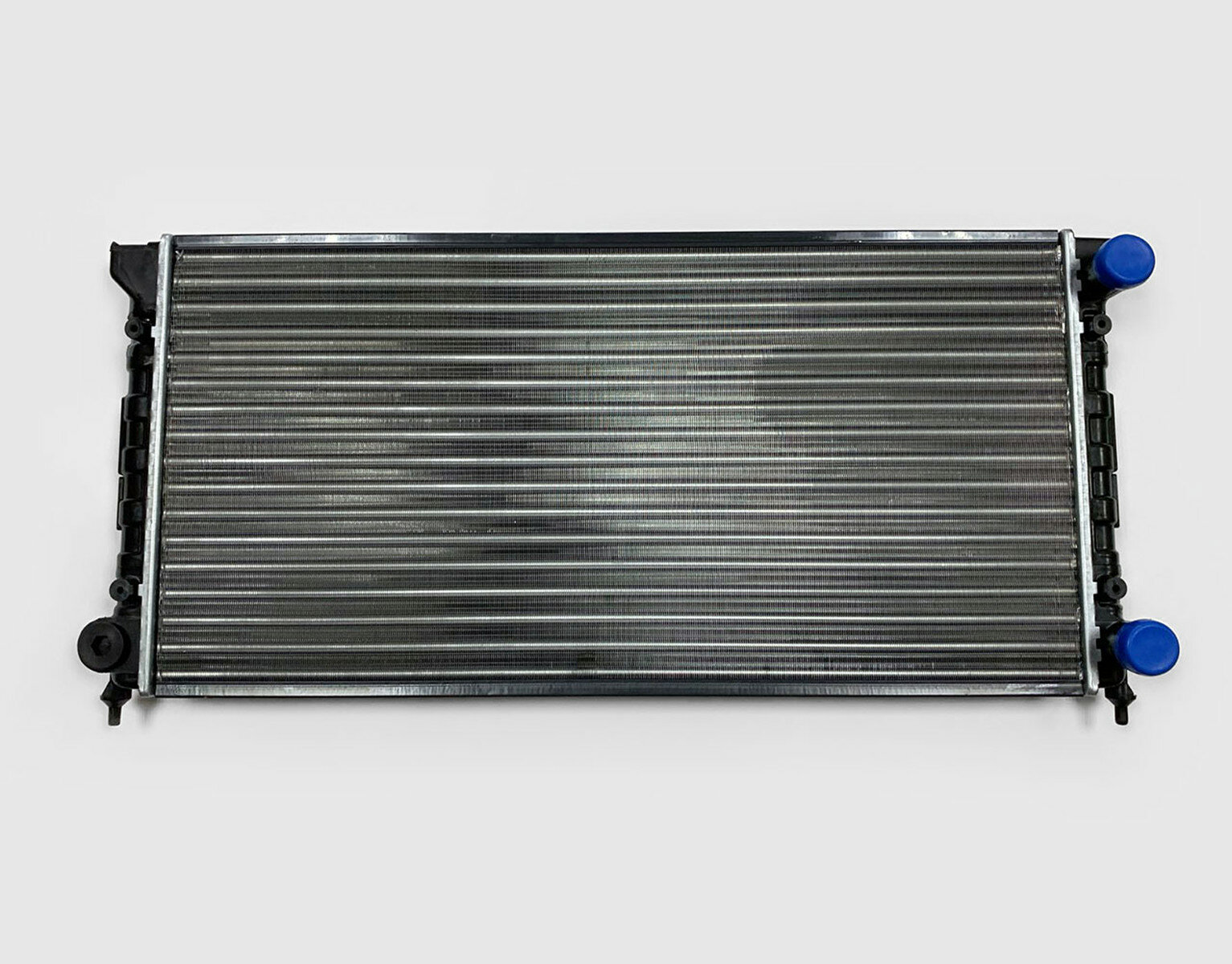 Радиатор охлаждения VW Passat B3/B4 630 х 322 (Patron)