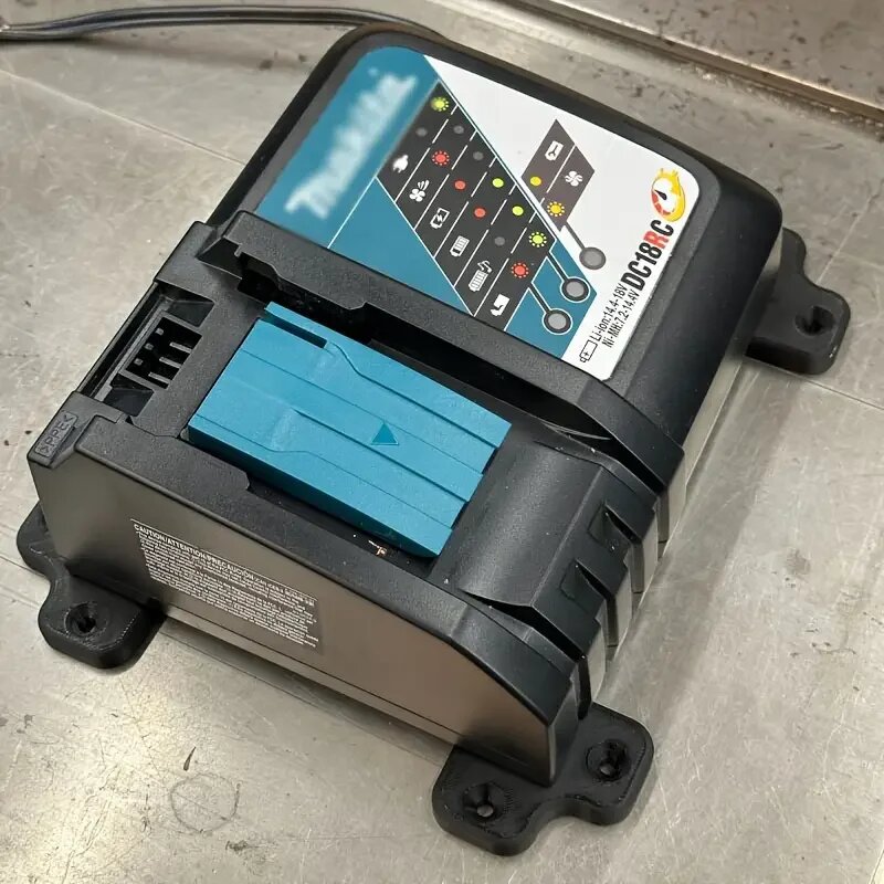 Держатель для зарядных устройств DC18RC и DC40RA (2 шт.)