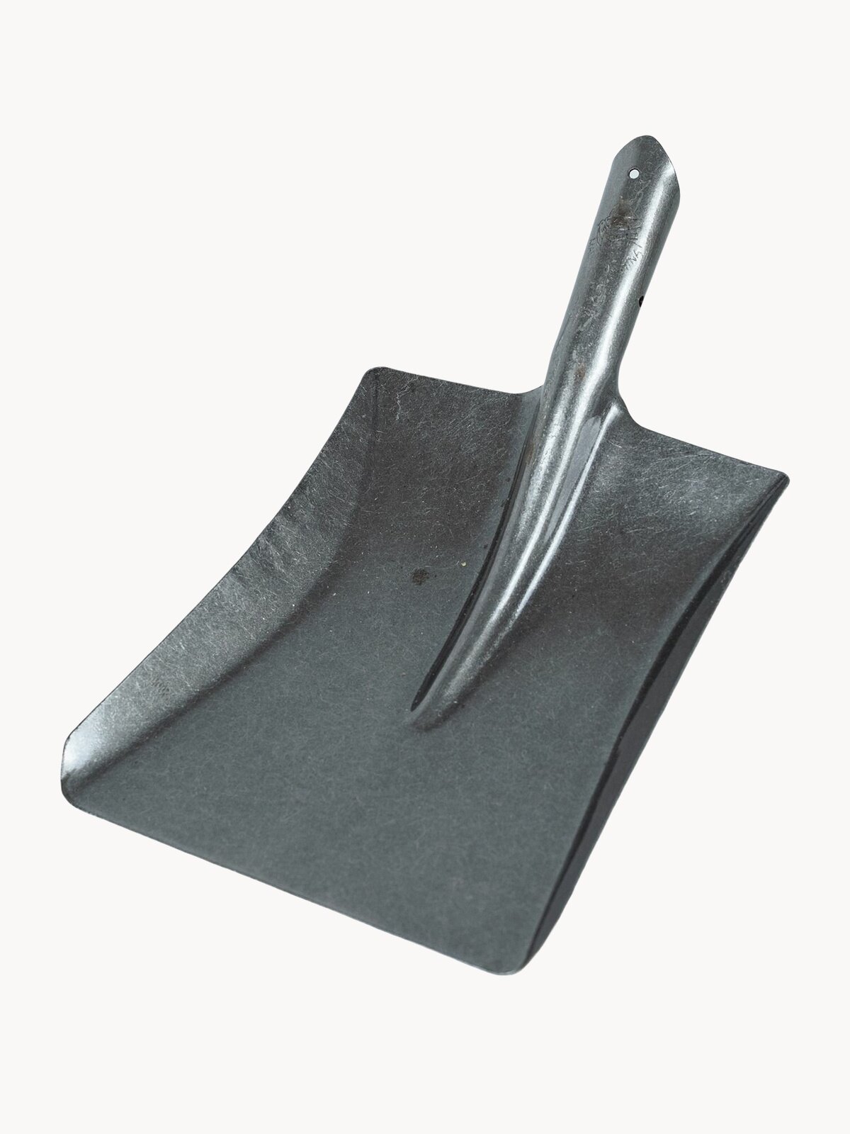 Лопата Pobedit "ковш", рельсовая сталь, антикоррозийное покрытие, 0,9 кг