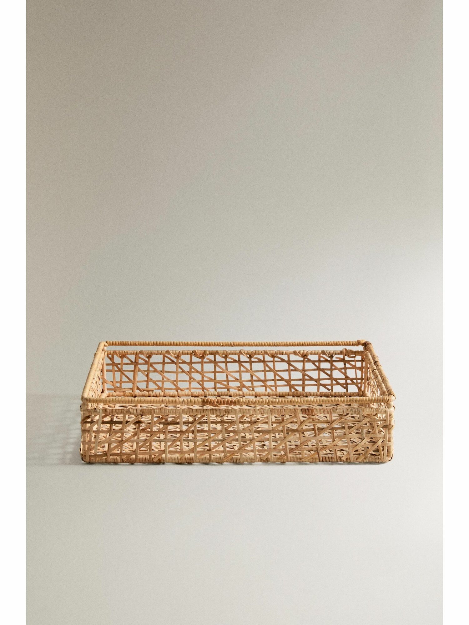 Zara Поднос WOVEN RATTAN TRAY, бежевый, ротанг, железо