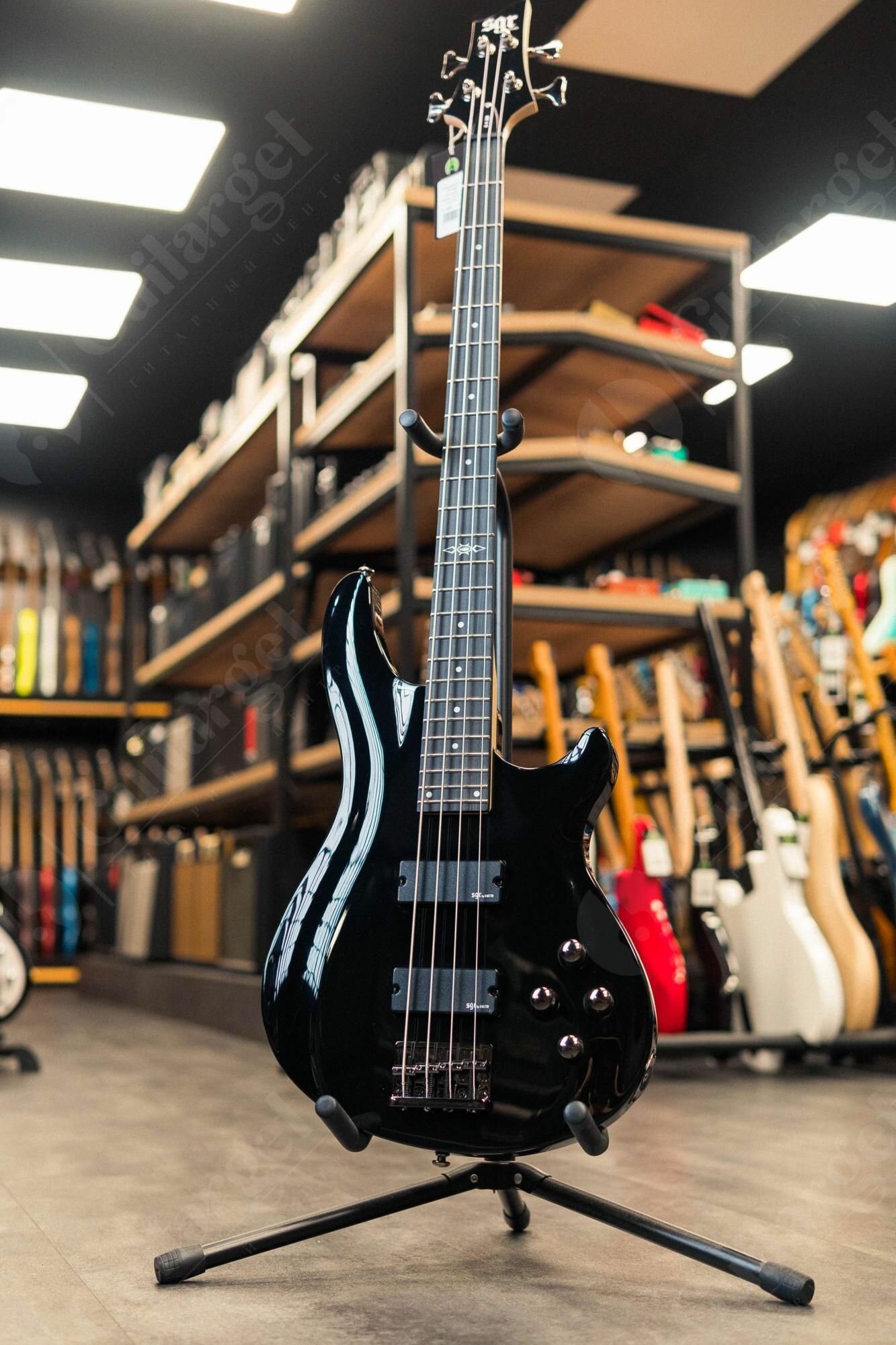 Бас-гитара Schecter SGR C-4 BASS BLK с чехлом