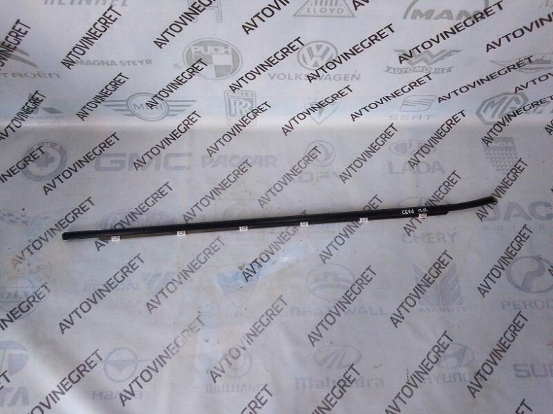 Бархотка передней правой двери Kia Ceed 2 Б/У с пробегом